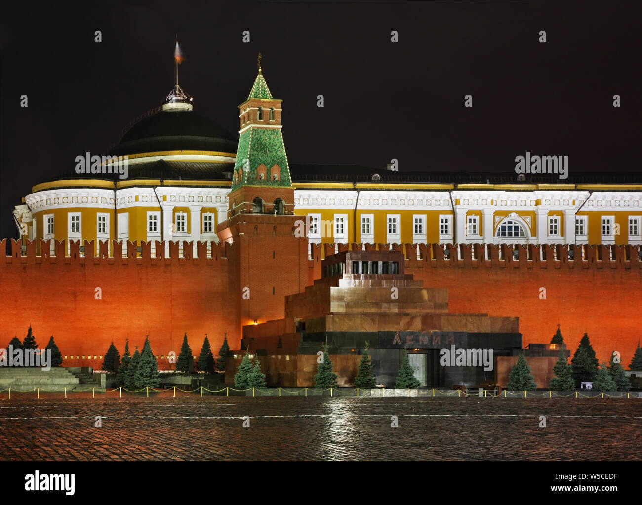 Senate tower and Mausoleum of Lenin at Red square in Moscow. Russia ...