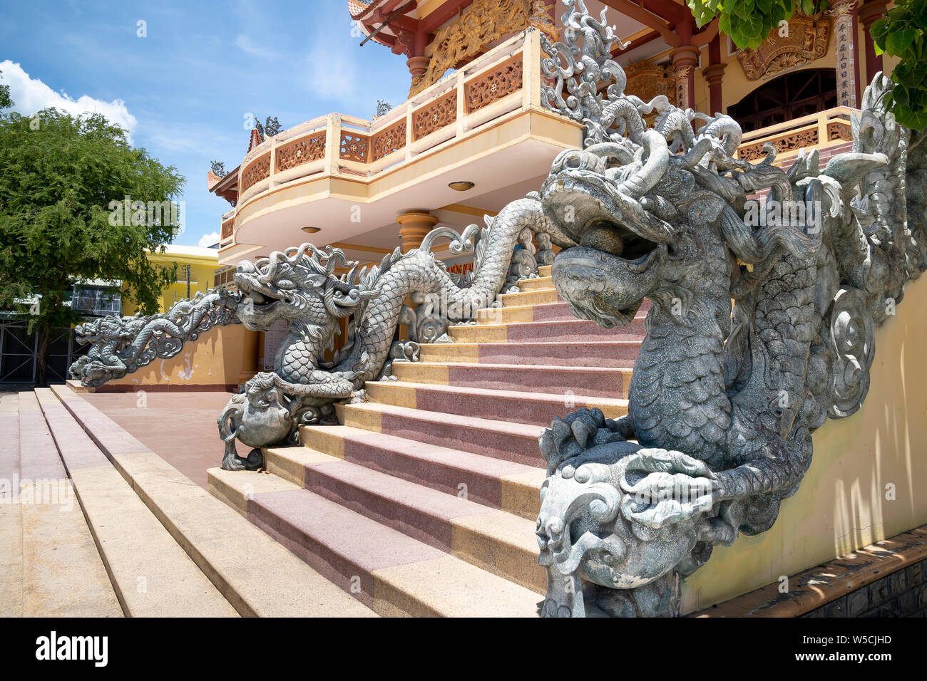 Lion statue in vietnamese temple hi-res stock photography and images ...