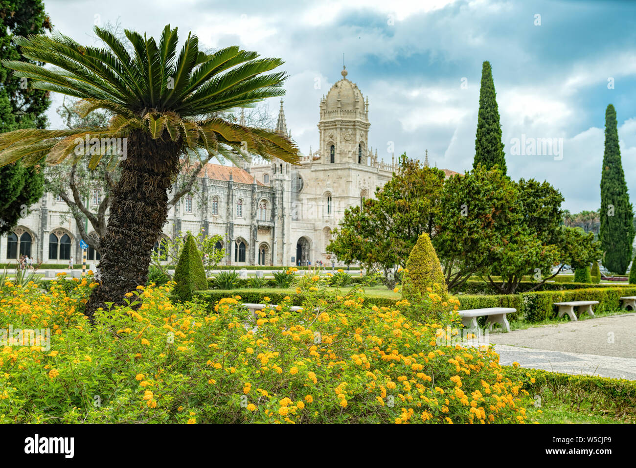 Examples of the portuguese late gothic manueline style of architecture ...