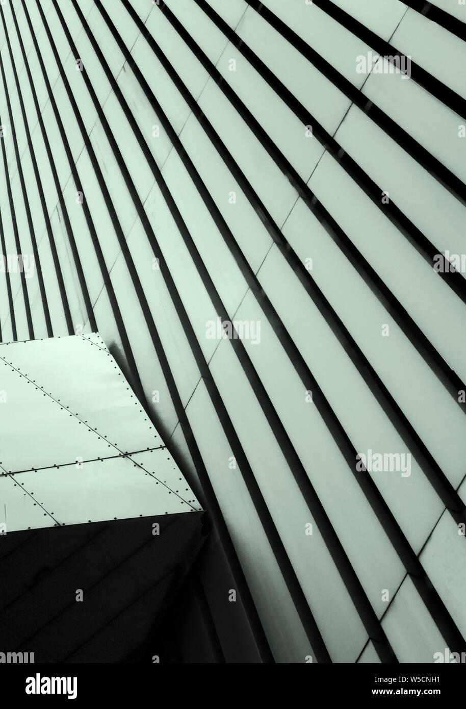 Steel architecture hi-res stock photography and images - Alamy