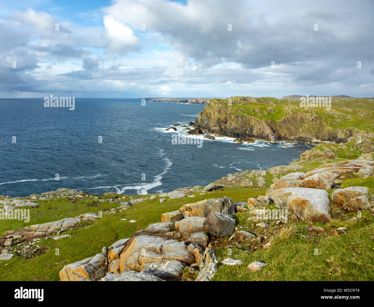 Hiking in the outer hebrides hi-res stock photography and images - Alamy