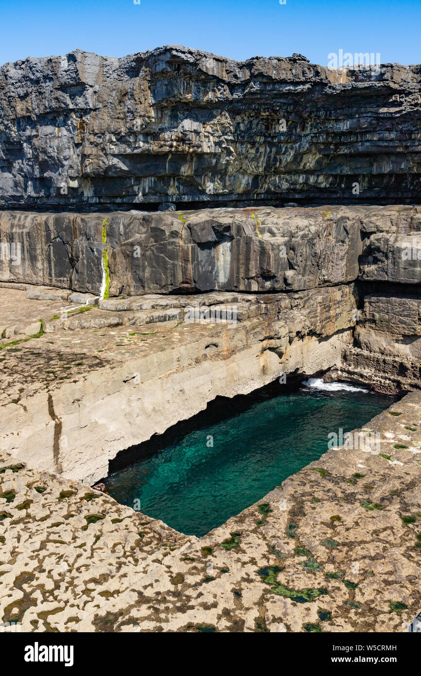 Inishmore worm hole hi-res stock photography and images - Alamy