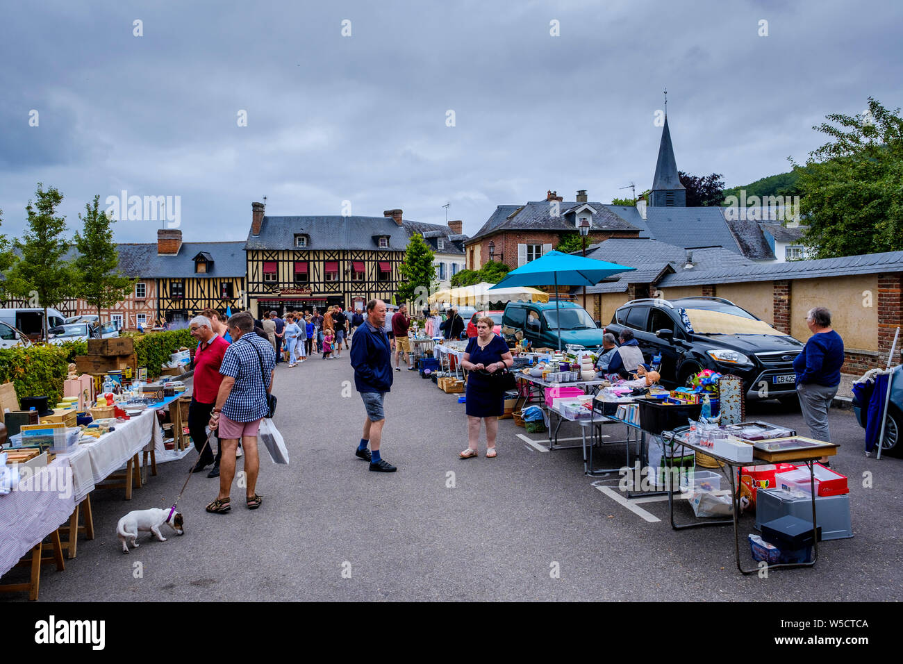 Flea market normandy hi-res stock photography and images - Alamy