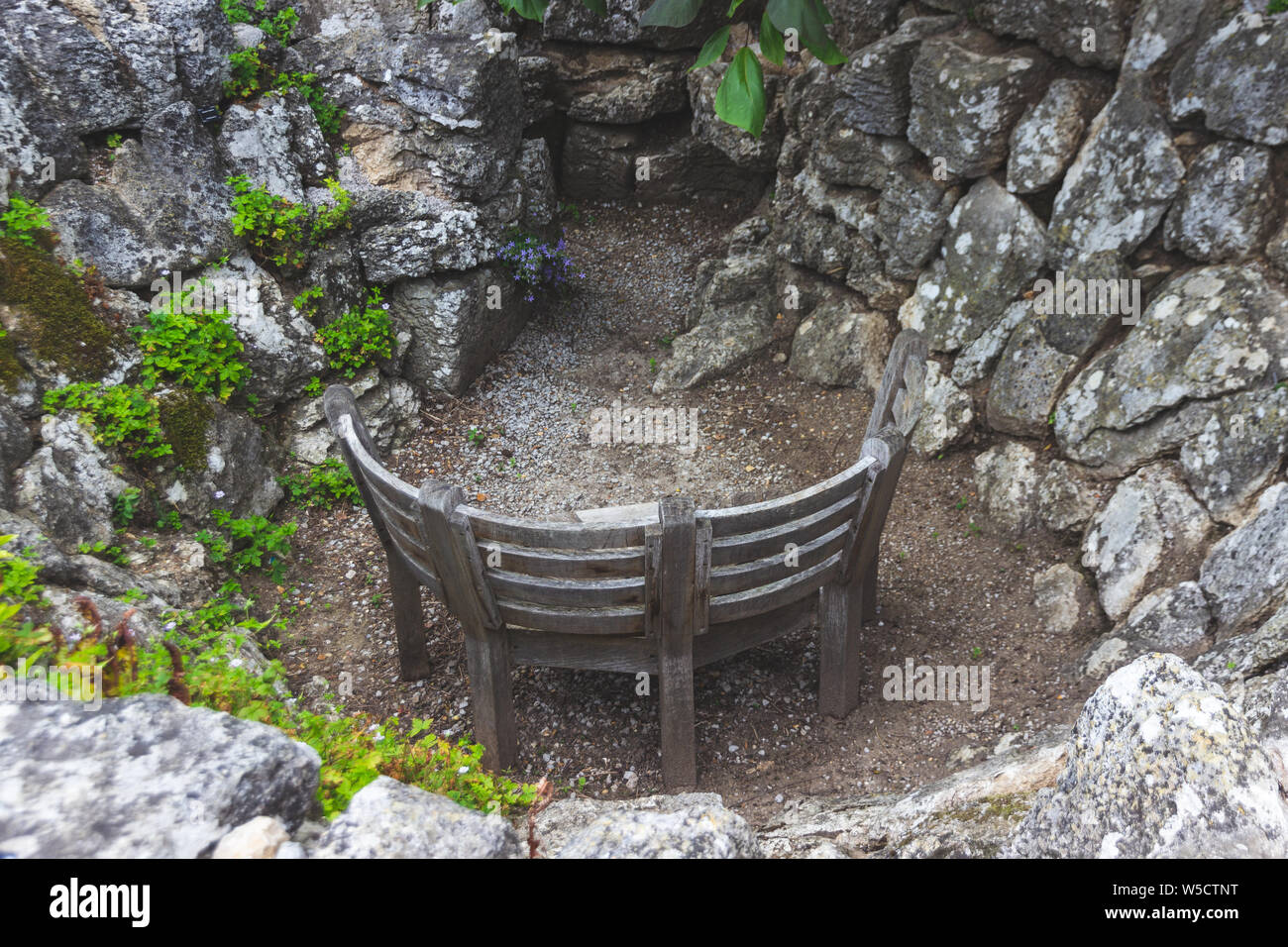 Stone maze hi-res stock photography and images - Alamy