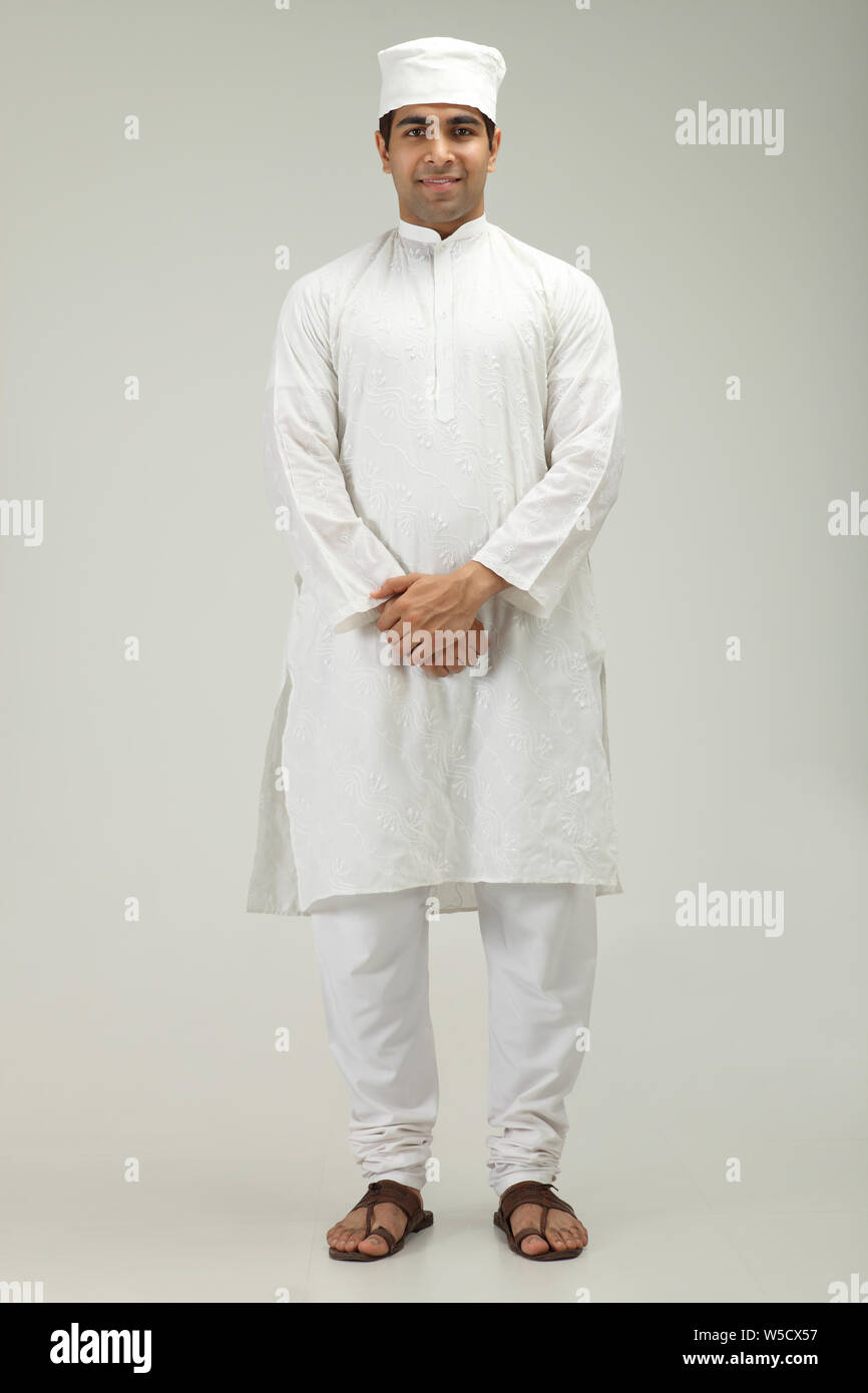 Portrait of a Muslim man standing Stock Photo - Alamy