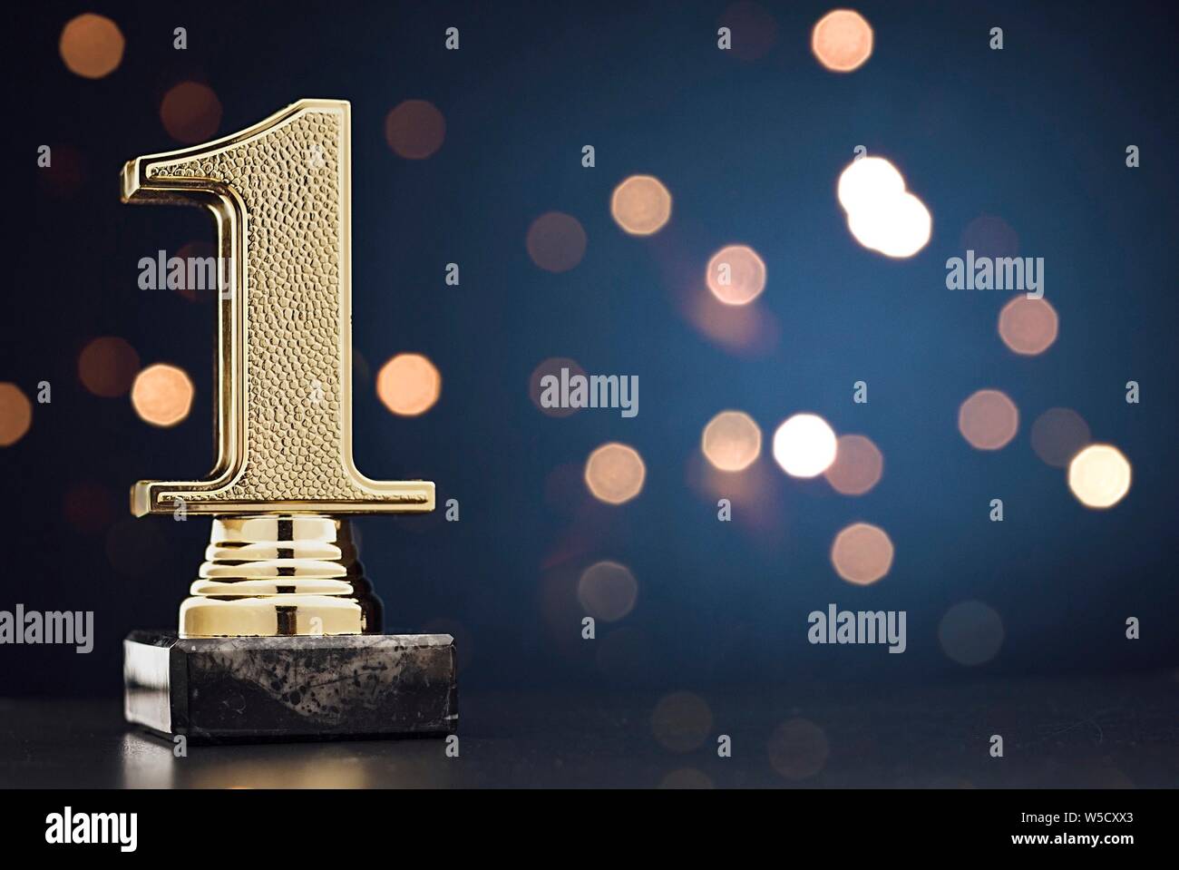 Gold number one icon hi-res stock photography and images - Alamy