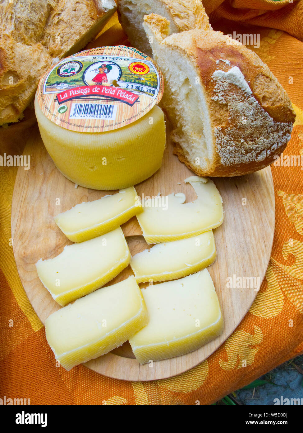Queso de nata cantabria hi-res stock photography and images - Alamy