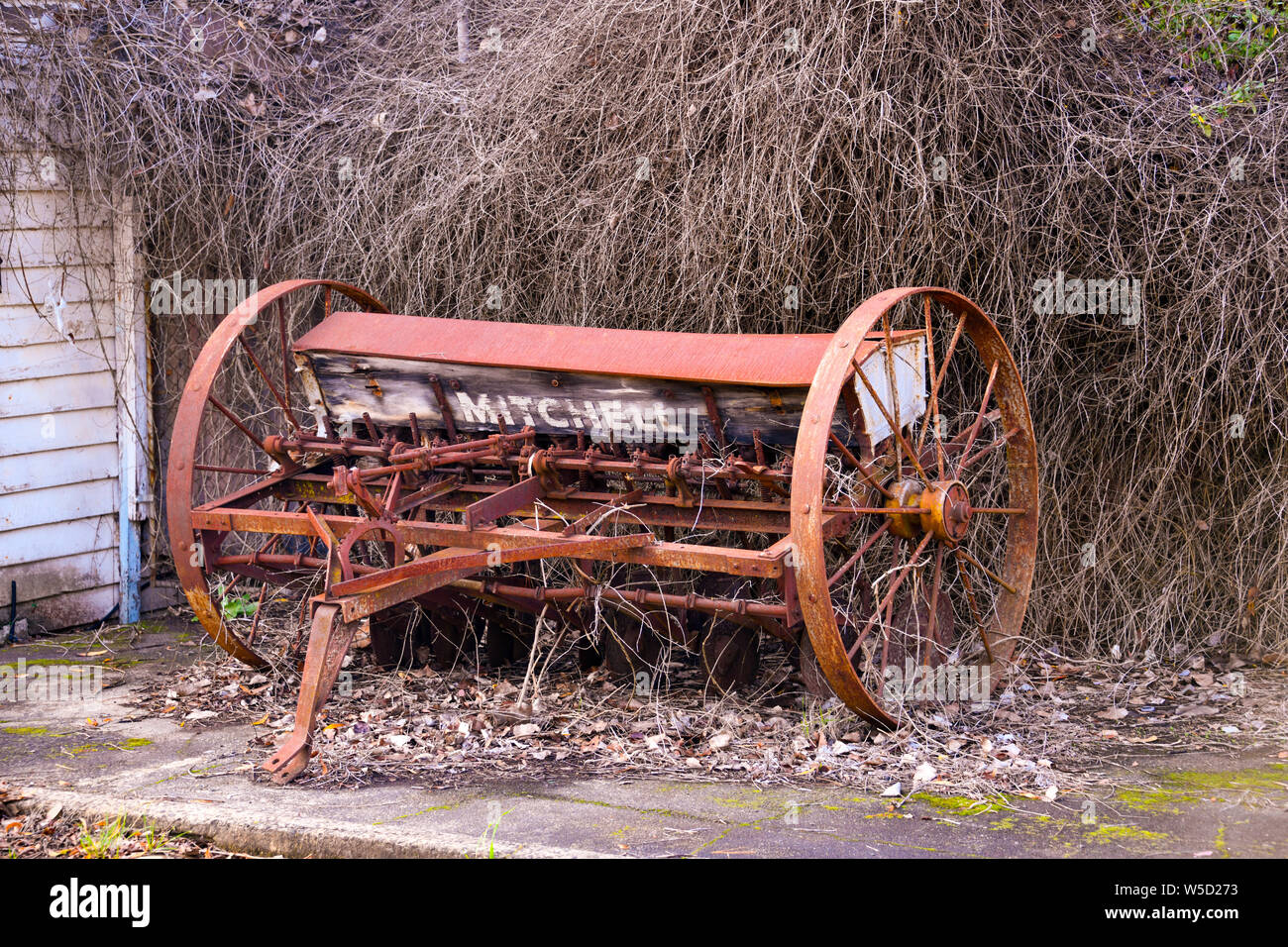 Grain drill hi-res stock photography and images - Alamy