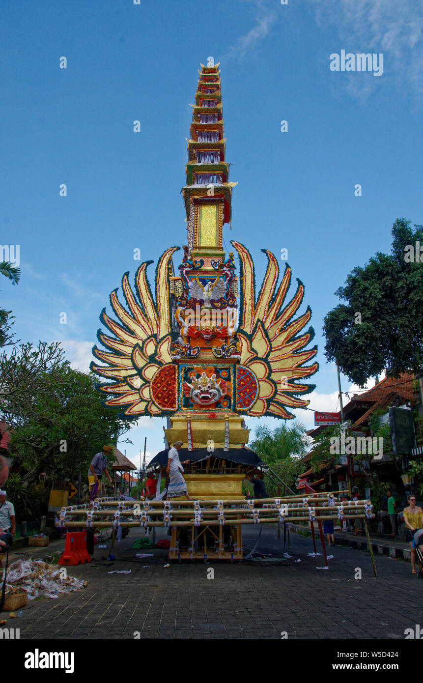 Cremation ceremony in bali hi-res stock photography and images - Alamy