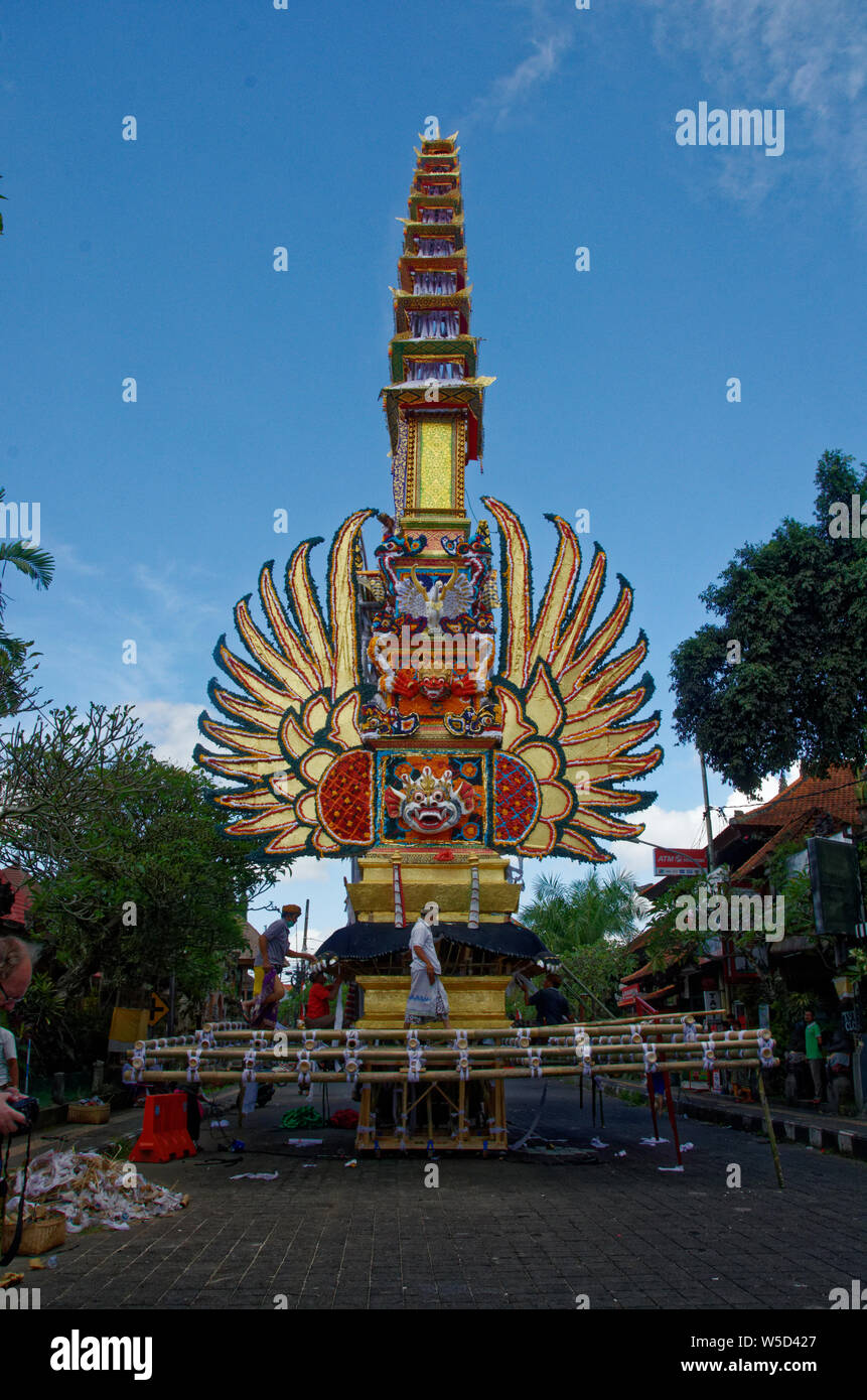 Bali funeral hi-res stock photography and images - Alamy