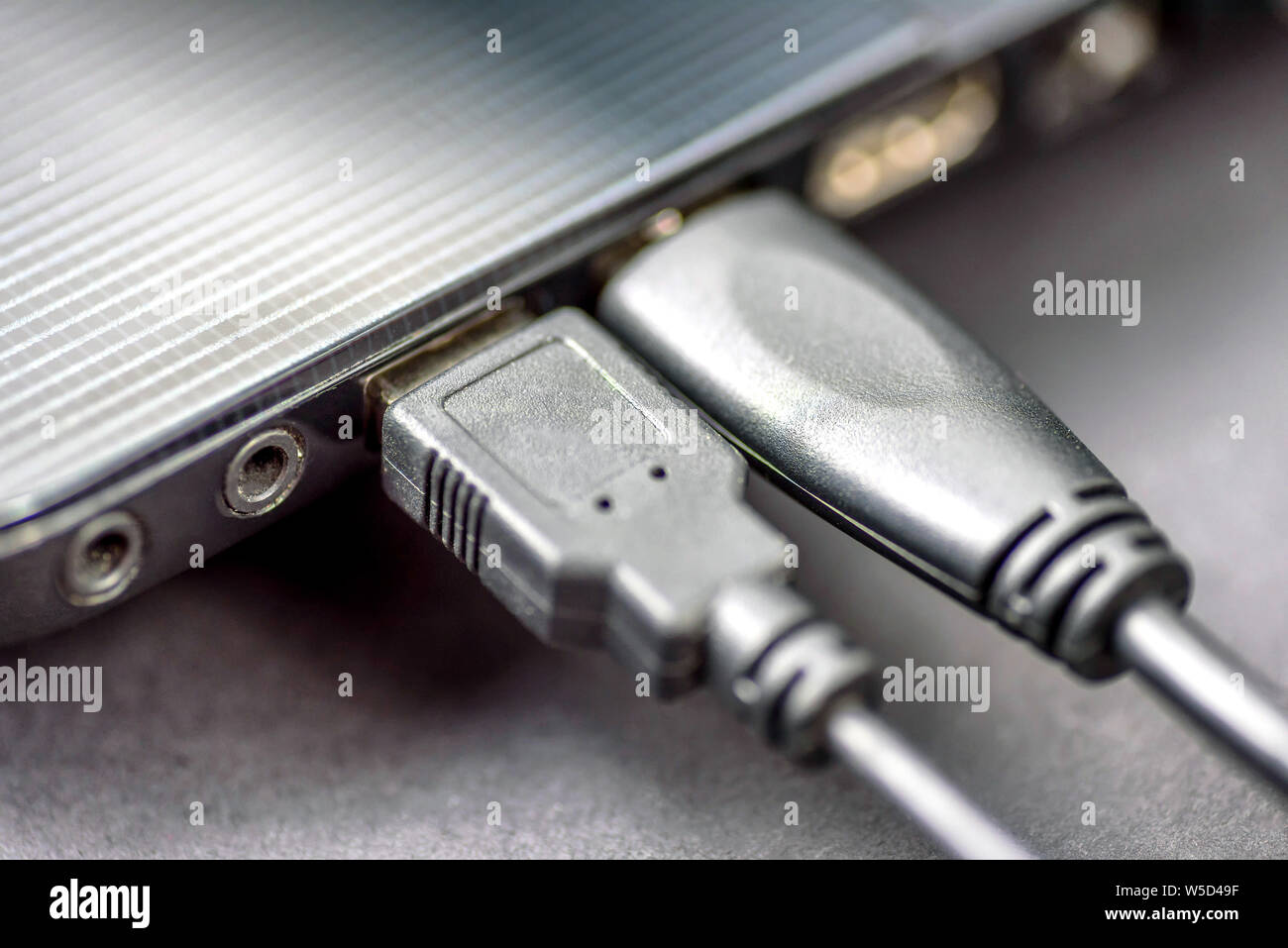 Two core cable hi-res stock photography and images - Alamy