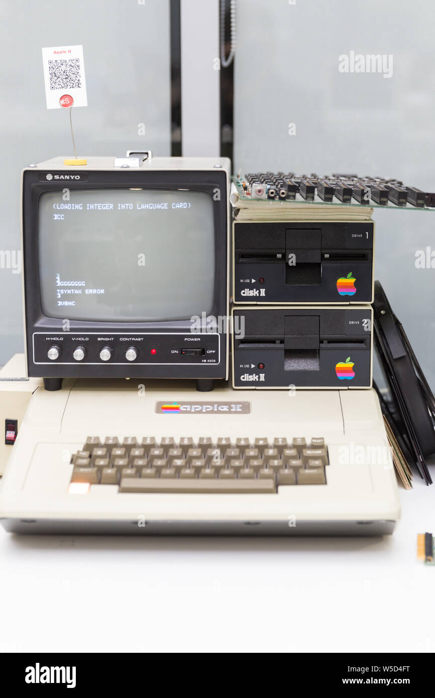 Invention of the apple computer hi-res stock photography and images - Alamy