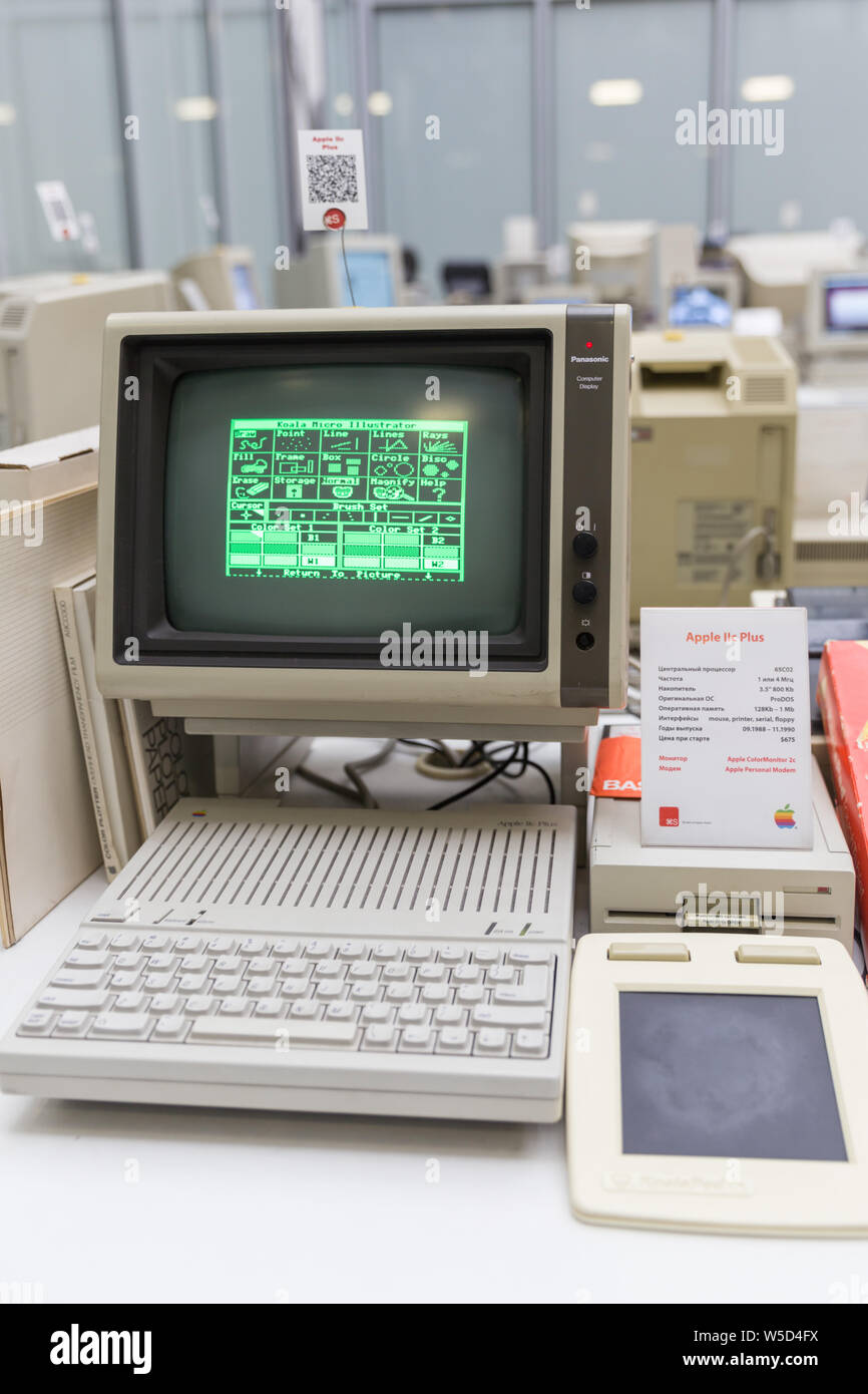 MOSCOW, RUSSIA - JUNE 11, 2018: Old original Apple Mac computer in ...