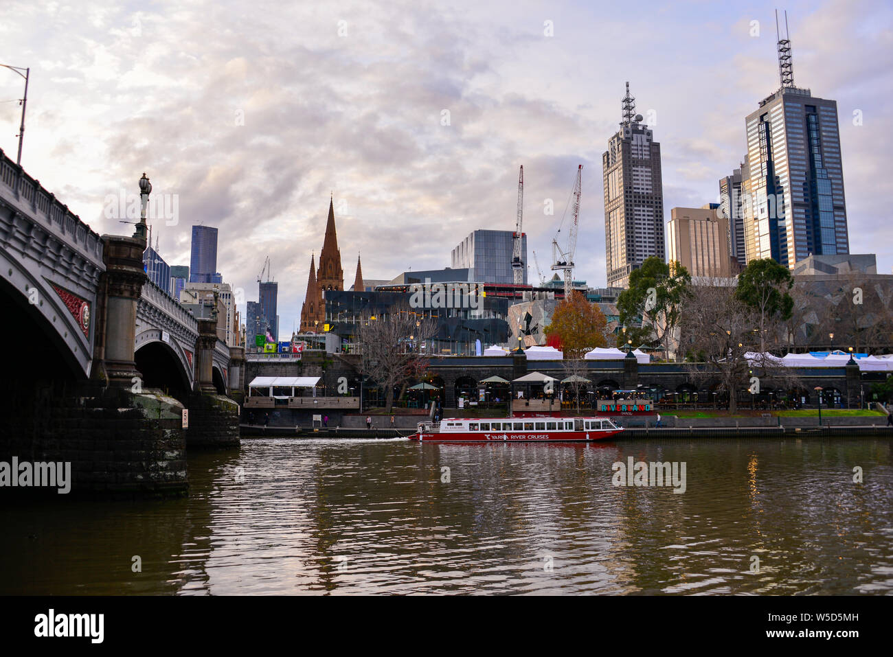 Boat at Princess Bridge on Yarra River, Melbourne, Victoria, Australia ...