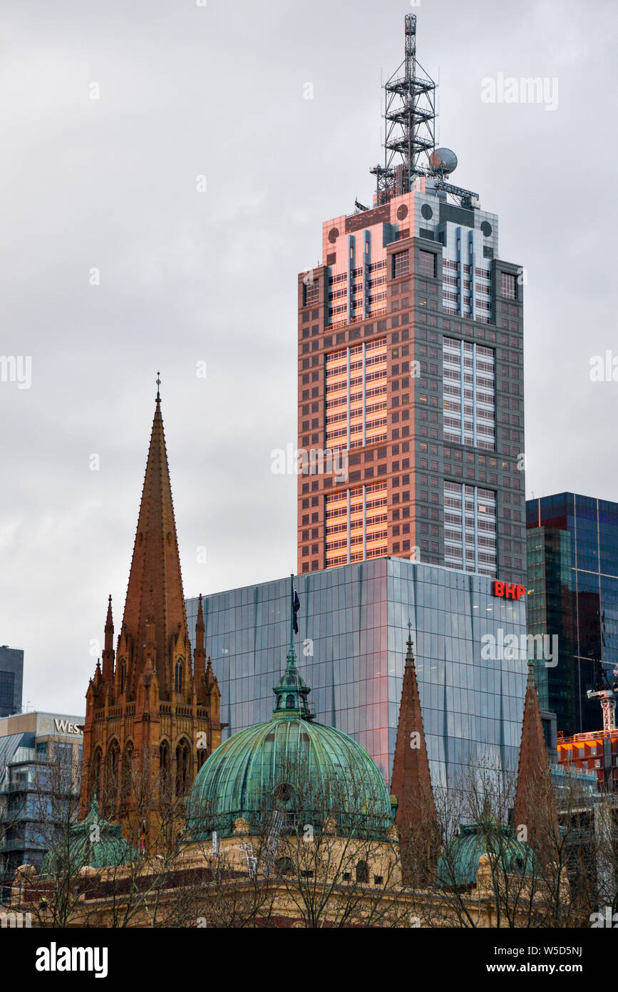 Melbourne skyline street art hi-res stock photography and images - Alamy