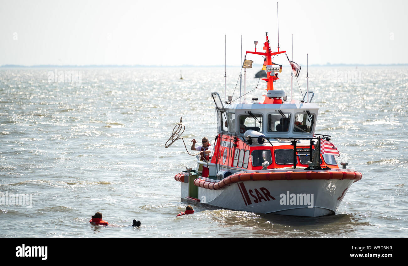 Rescue of shipwrecked people hi-res stock photography and images - Alamy