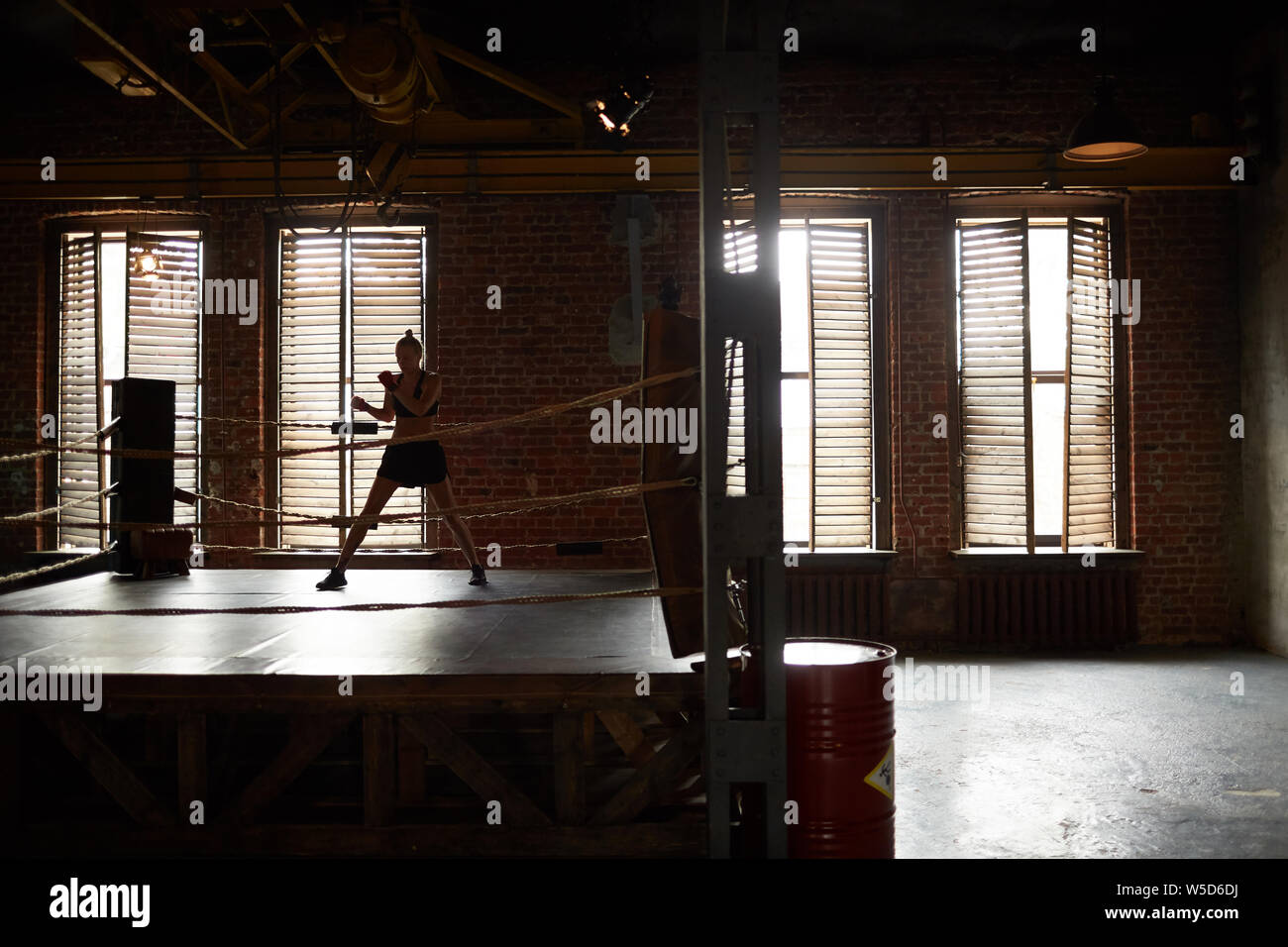 Dramatic interior space hi-res stock photography and images - Alamy