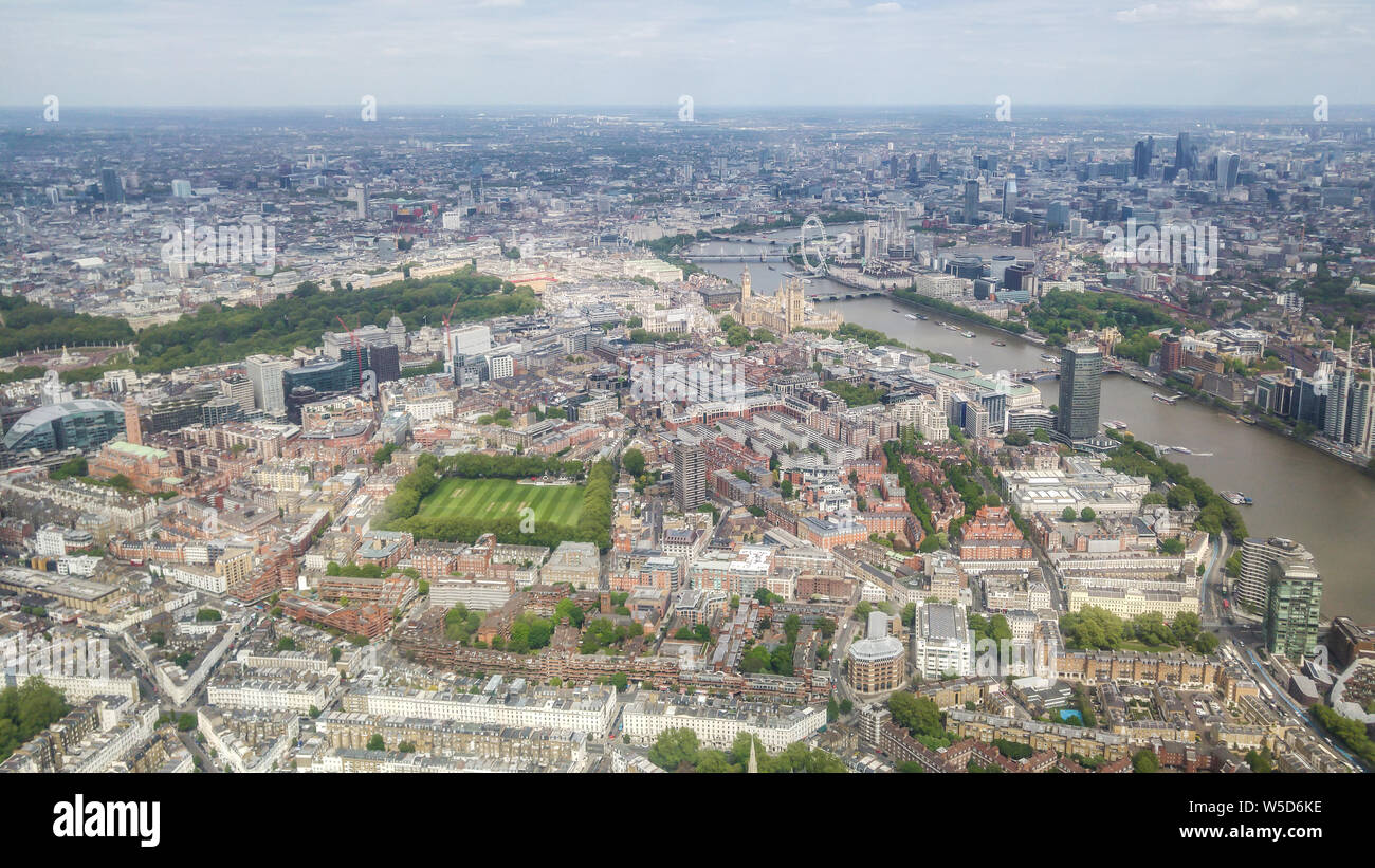 Photographer from helicopter hi-res stock photography and images - Alamy