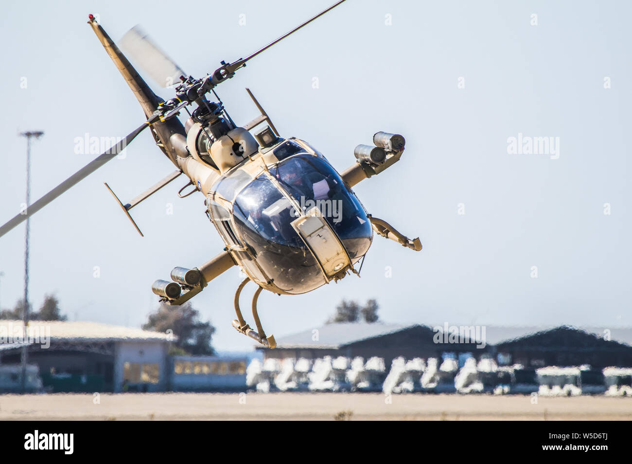 Fly attack helicopter hi-res stock photography and images - Alamy