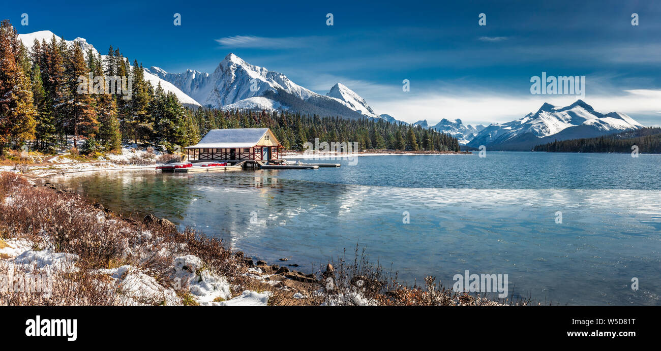 Patricia Lake Pyramid Mountain Jasper High Resolution Stock Photography ...