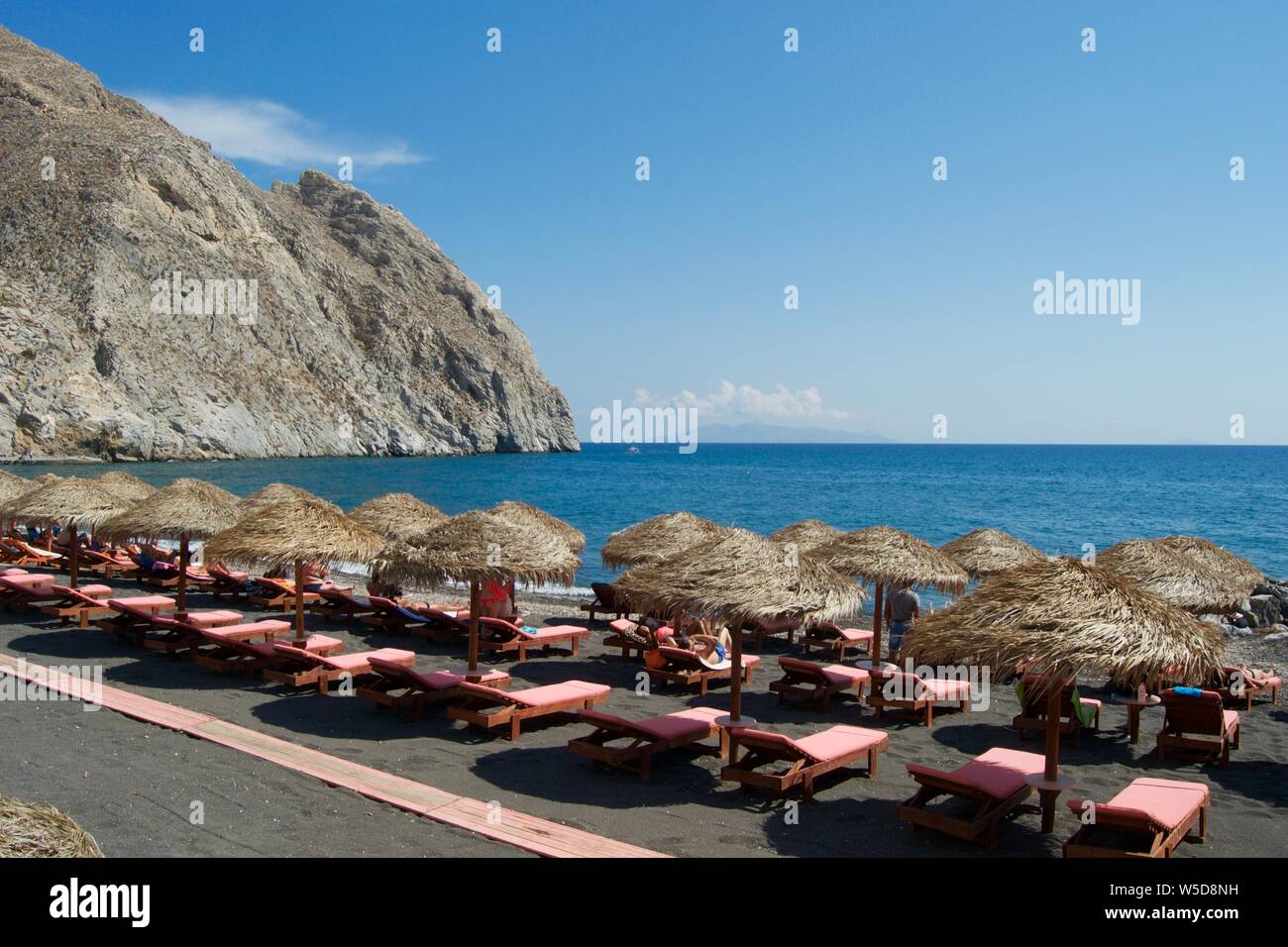 Black Sand Beach, Perissa Santorini Stock Photo - Alamy