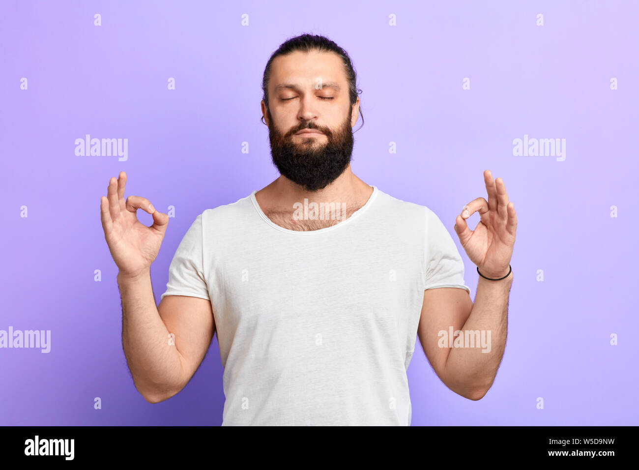 Relaxed mode hi-res stock photography and images - Alamy