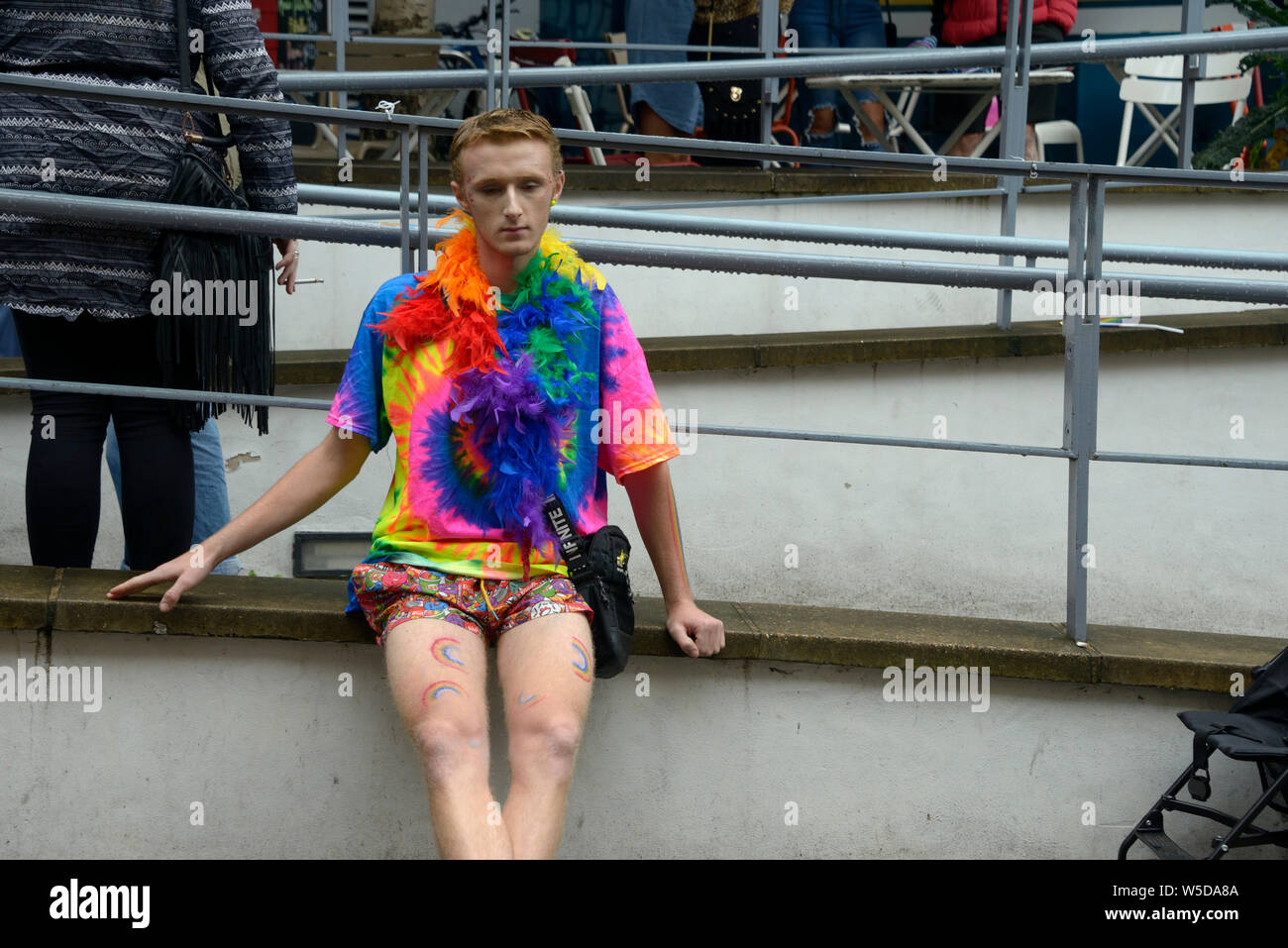 Lonely boy hi-res stock photography and images - Alamy