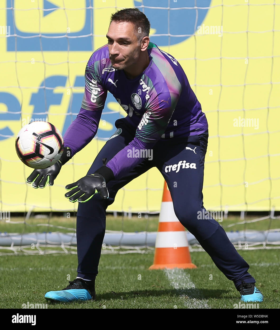 SÃO PAULO, SP - 28.07.2019: TREINO DO PALMEIRAS - Goalkeeper Fernando ...