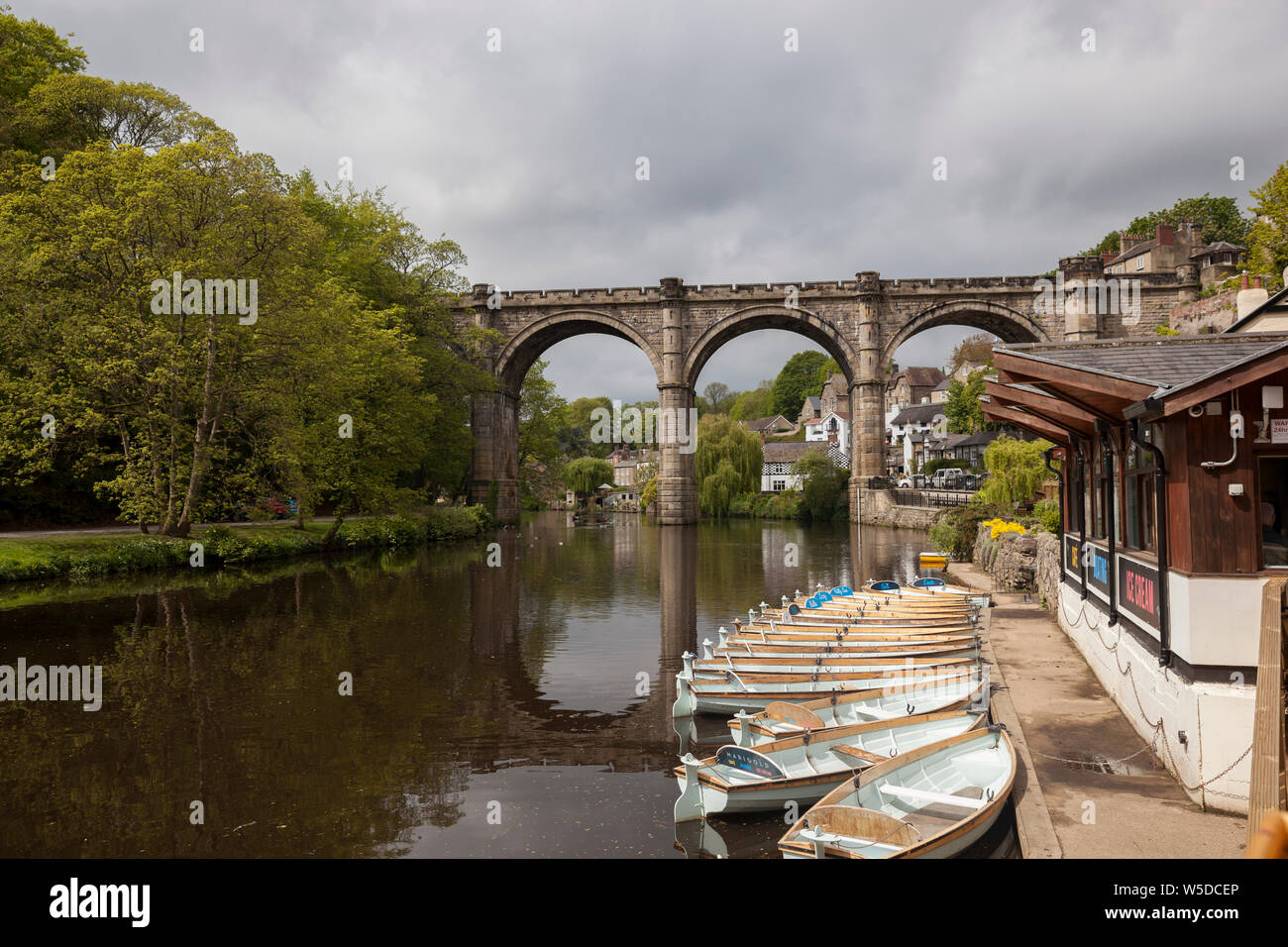 Knaresborough viaduct hi-res stock photography and images - Alamy
