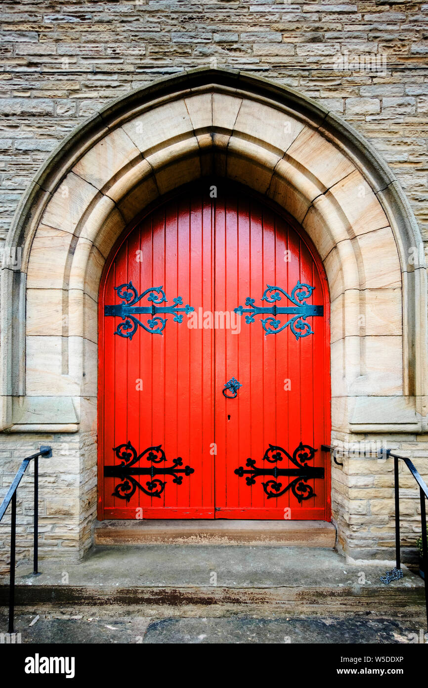 Gothic arched doors hi-res stock photography and images - Alamy