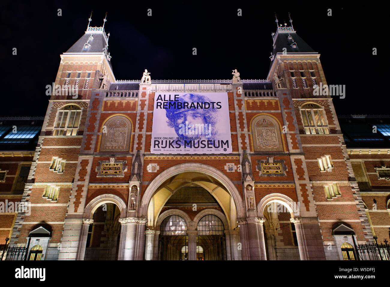 Night view of Rijksmuseum, the national museum of arts and history at ...