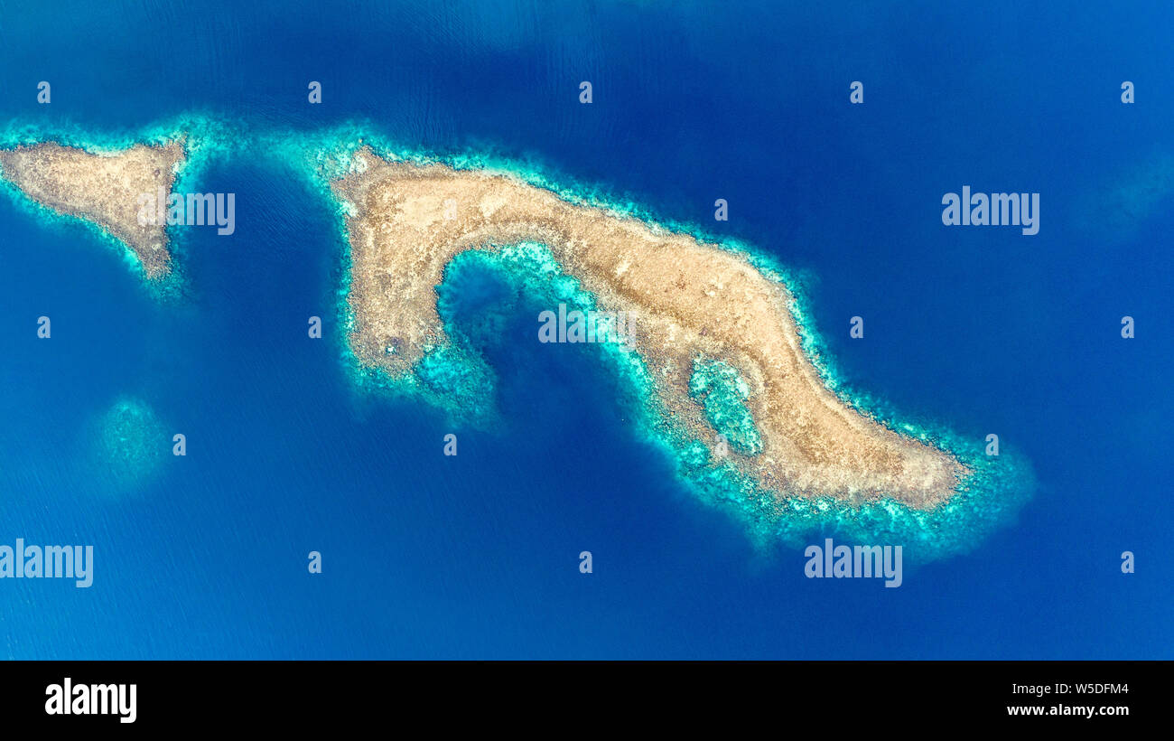 Aerial view of coast of kimbe bay hi-res stock photography and images ...