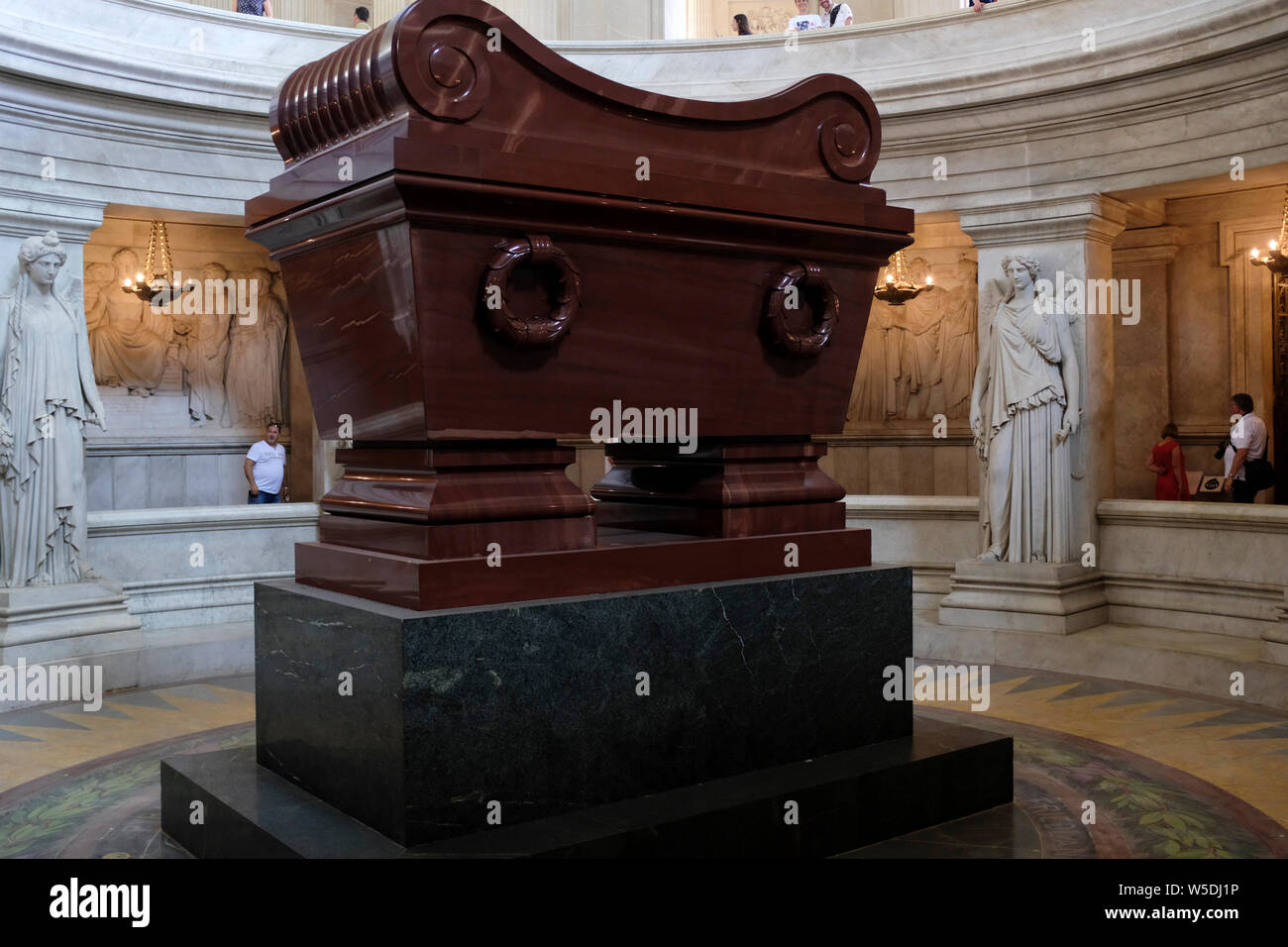 Tomb of Napoleon Bonaparte in Les Invalides, Paris, France Stock Photo ...