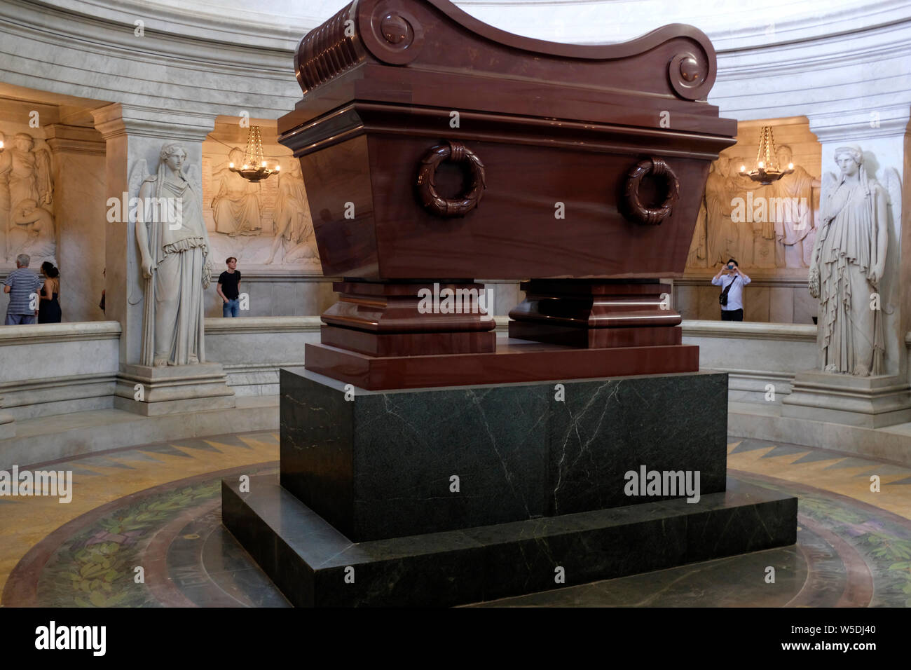 Tomb of Napoleon Bonaparte in Les Invalides, Paris, France Stock Photo - Alamy