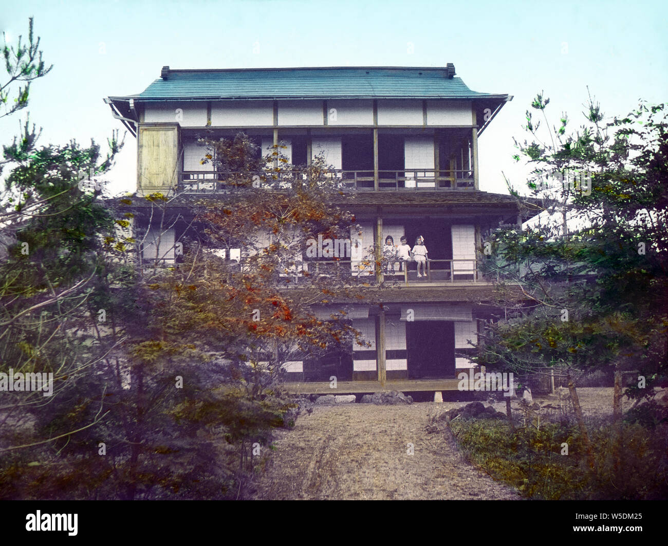 [ 1920s Japan - Japanese Inn ] — Japanese Inn. Three Western children ...