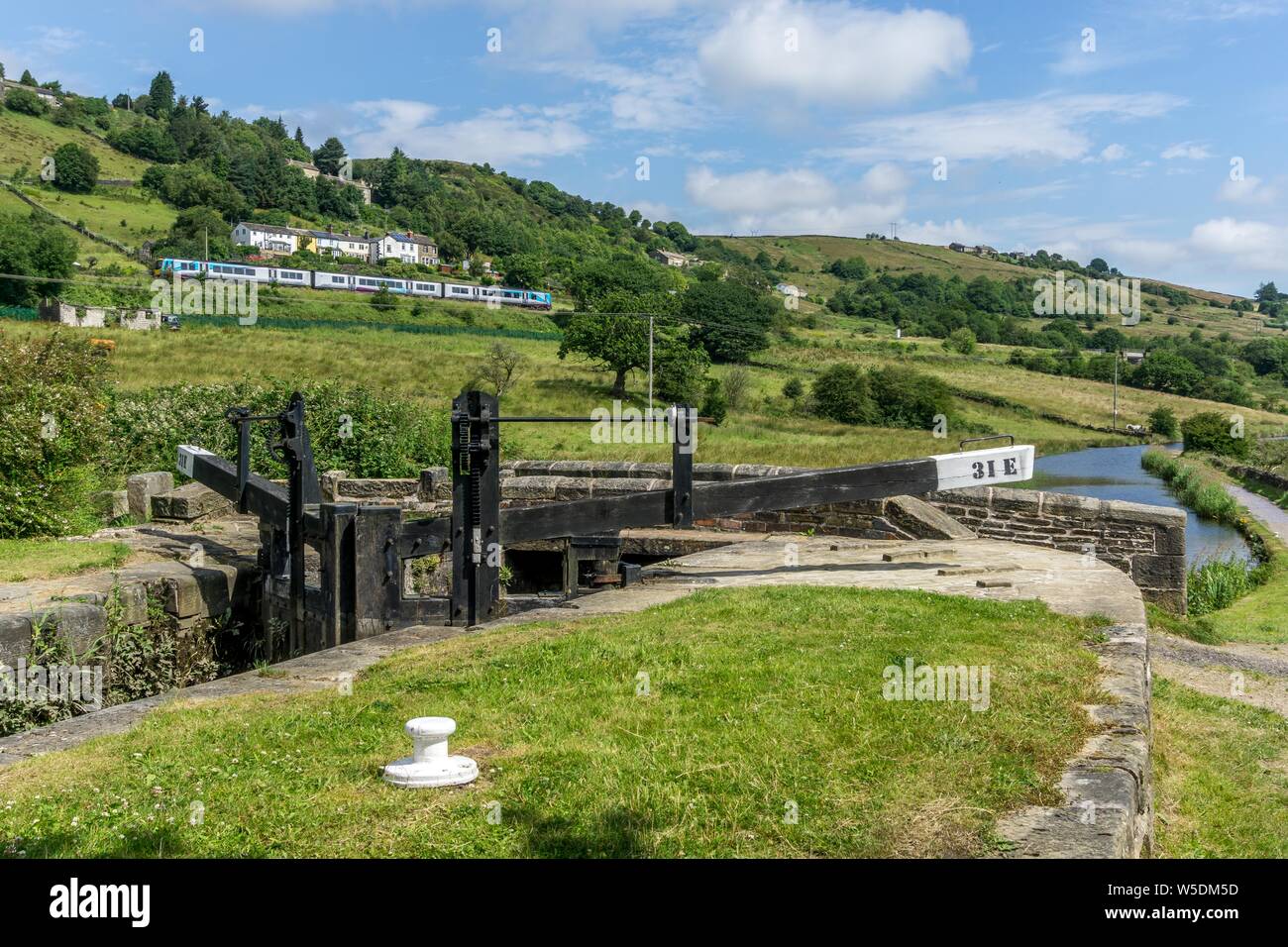 Huddersfield narrow canal, slaithwaite, Huddersfield, West Yorkshire ...