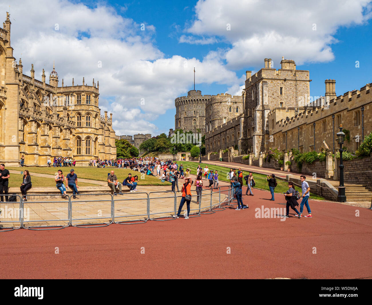 Historic windsor castle hi-res stock photography and images - Alamy