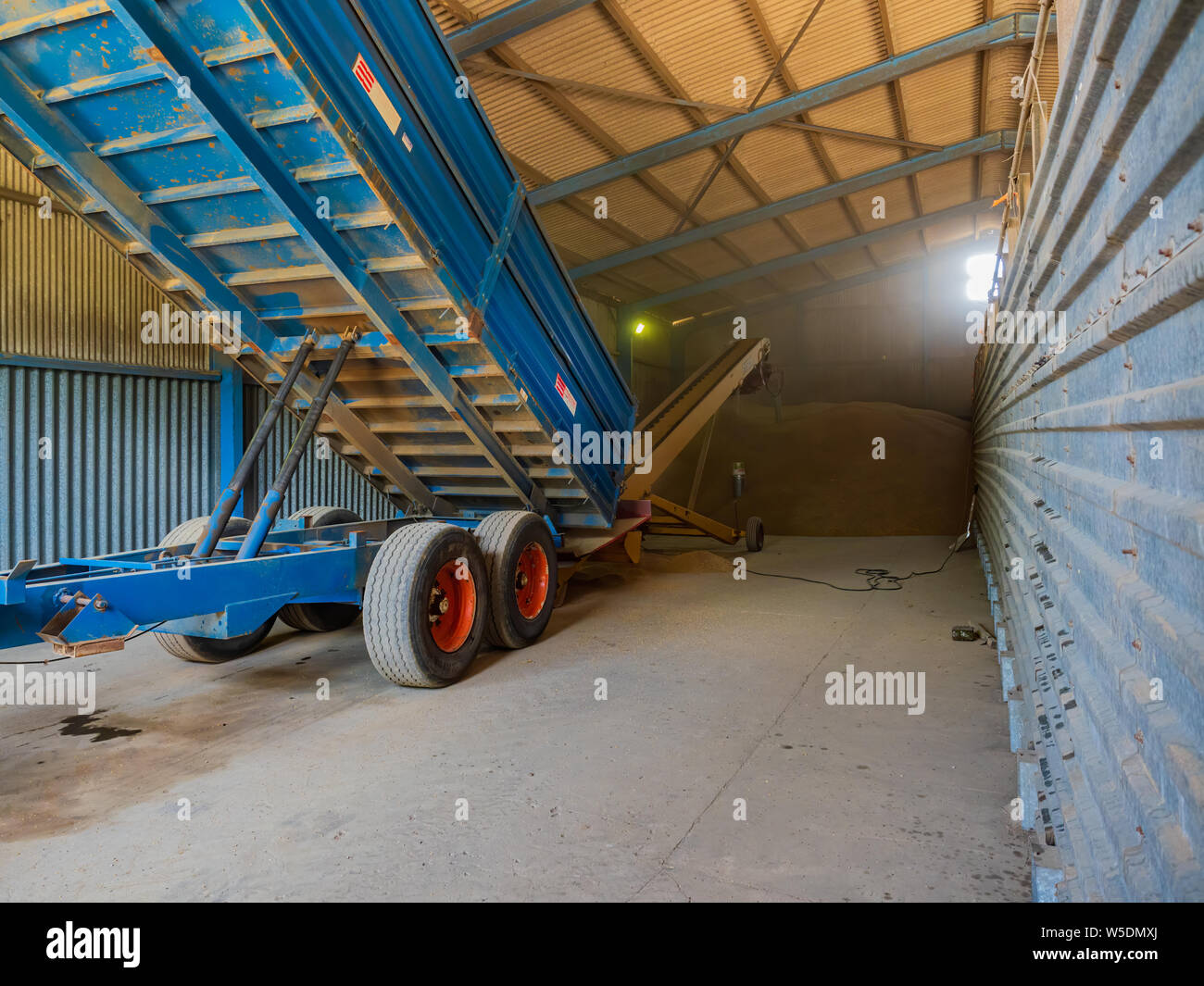 Grain store hi-res stock photography and images - Alamy