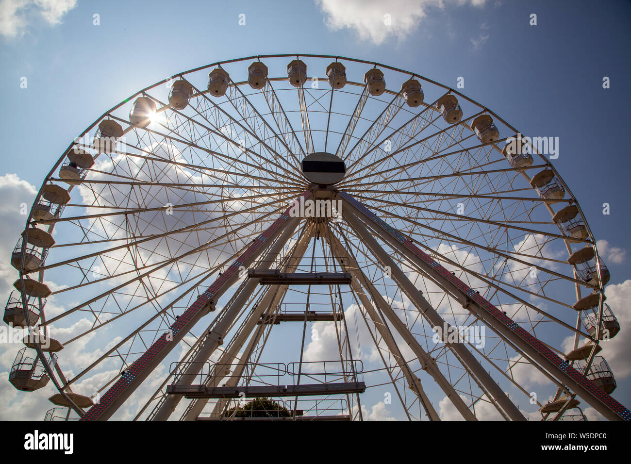 Big wheel ride hi-res stock photography and images - Alamy