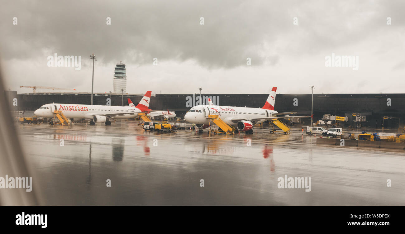 Vienna Airport with Austrian Airlines Airplane Stock Photo - Alamy