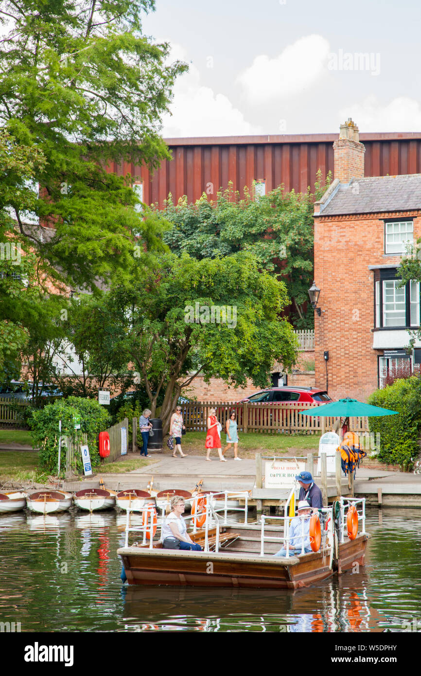 The River Avon Chain Ferry boat crossing the river Avon in the town of ...