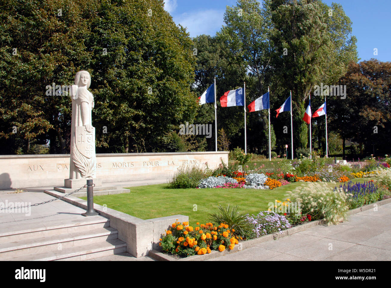 War memorial calais hi-res stock photography and images - Alamy