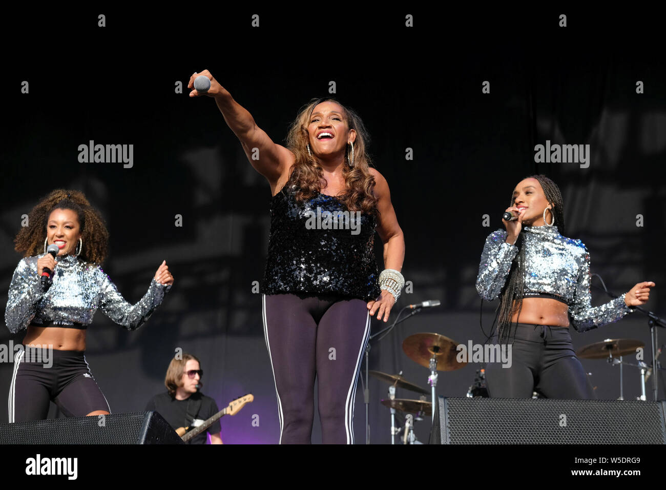 Sister sledge band hi-res stock photography and images - Alamy