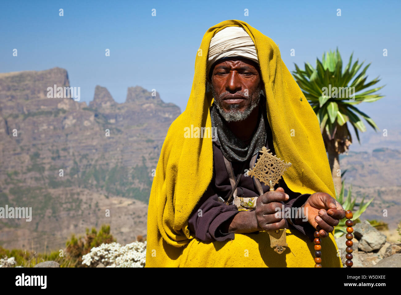 Monje ortodoxo hi-res stock photography and images - Alamy