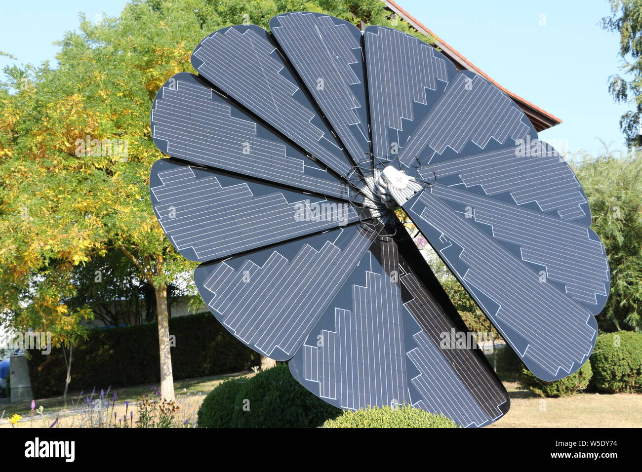 Solarmodule im Zentrum von Radolfzell am Bodensee in Süddeutschland ...