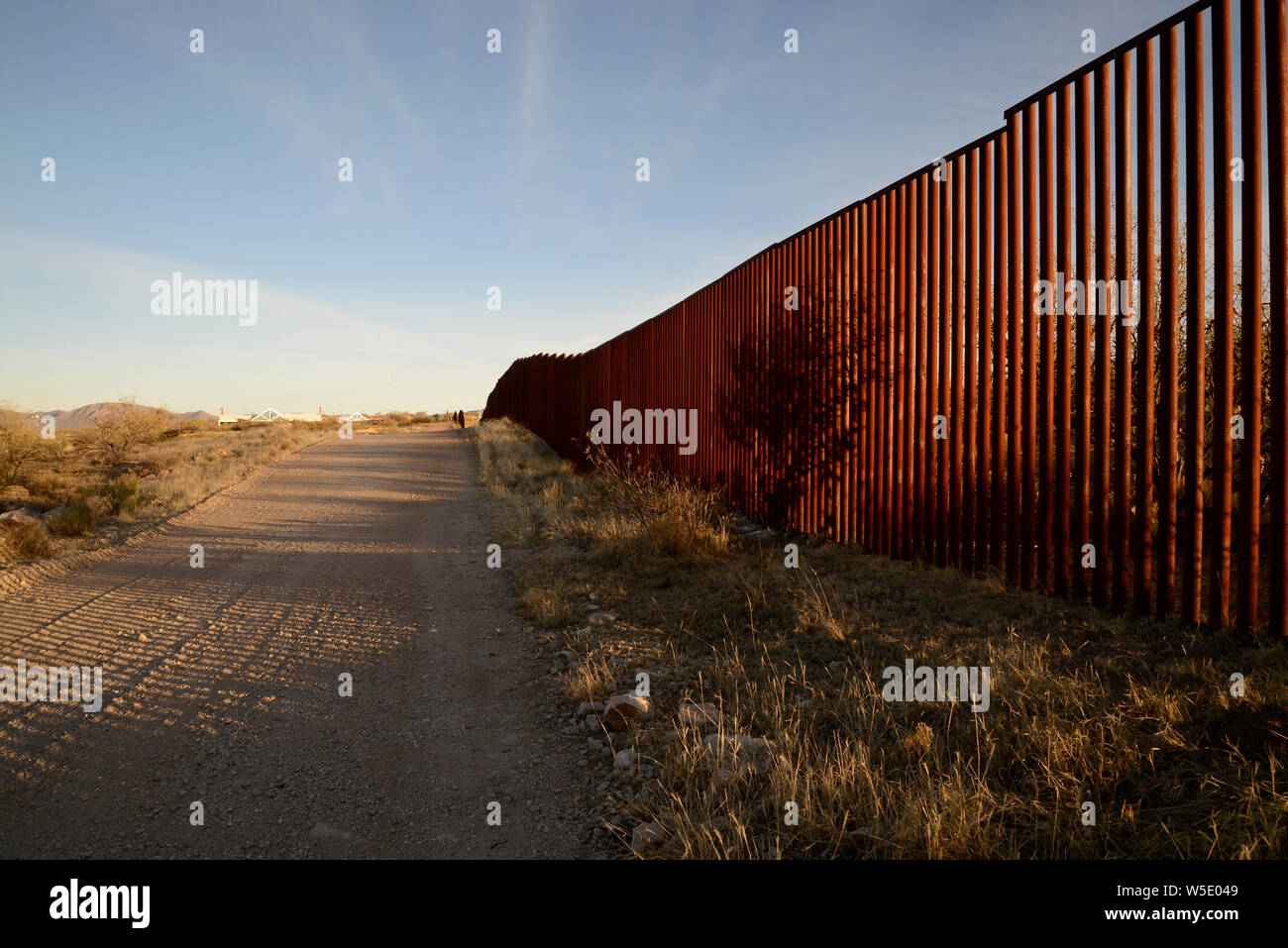 The border wall between Sasabe, Sonora, Mexico, and Sasabe, Arizona ...