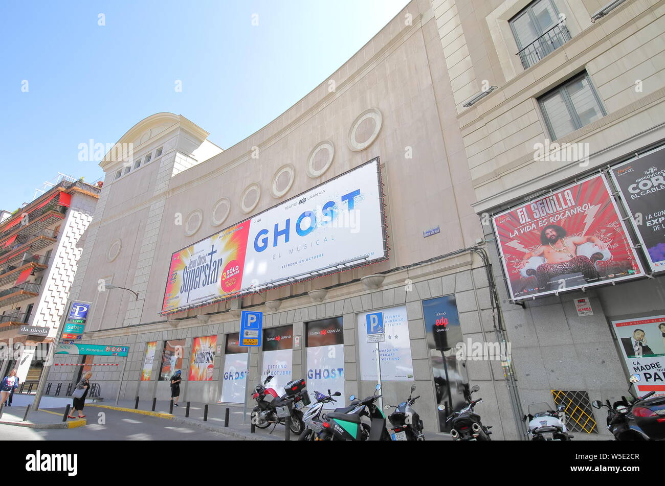 Gran via madrid theatre building hi-res stock photography and images ...
