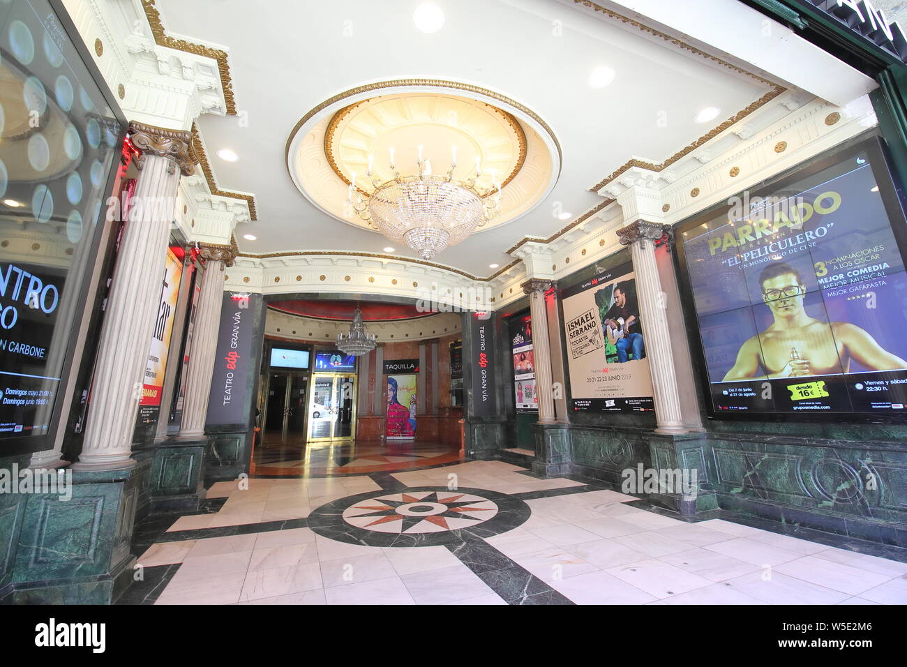 Gran via madrid theatre building hi-res stock photography and images ...