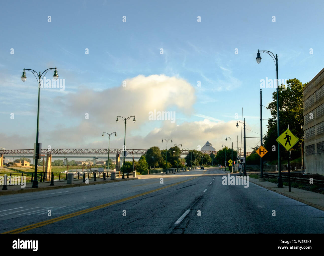 Memphis pyramid hi-res stock photography and images - Alamy