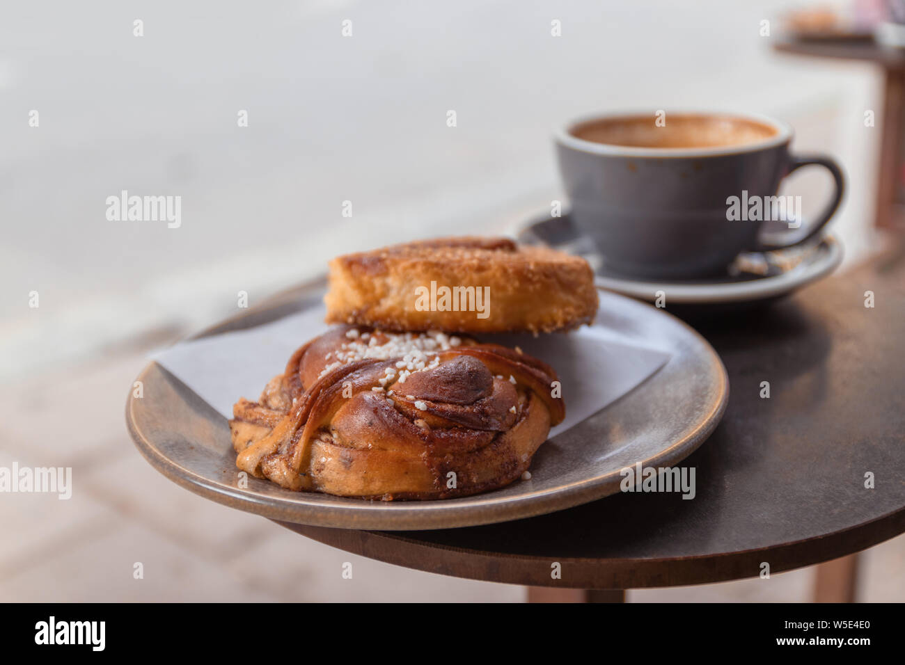 Bun with cinnamon hi-res stock photography and images - Alamy